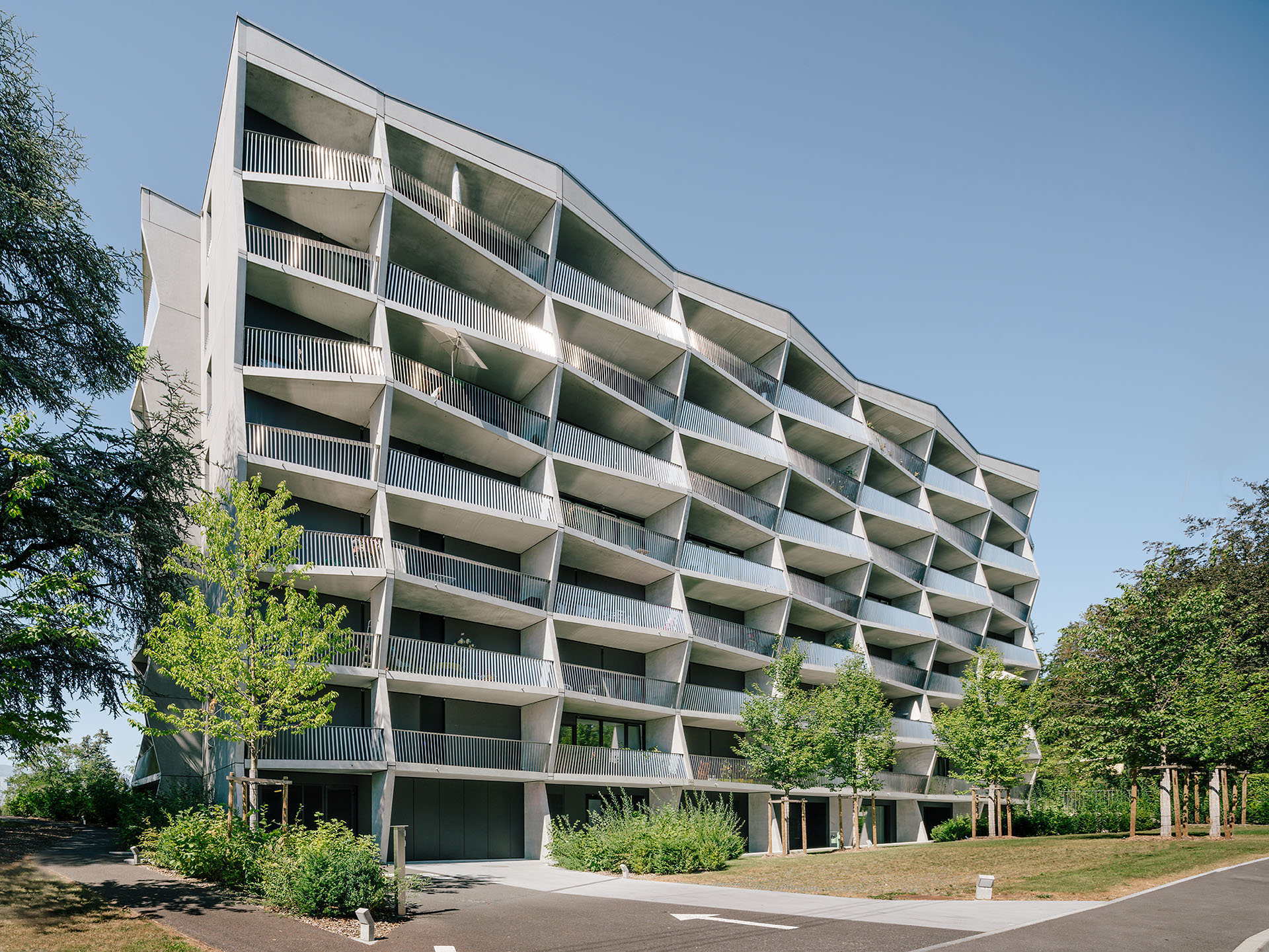 Wohnhaus in Genf von NOMOS / Bienenstock in Sichtbeton - Architektur ...