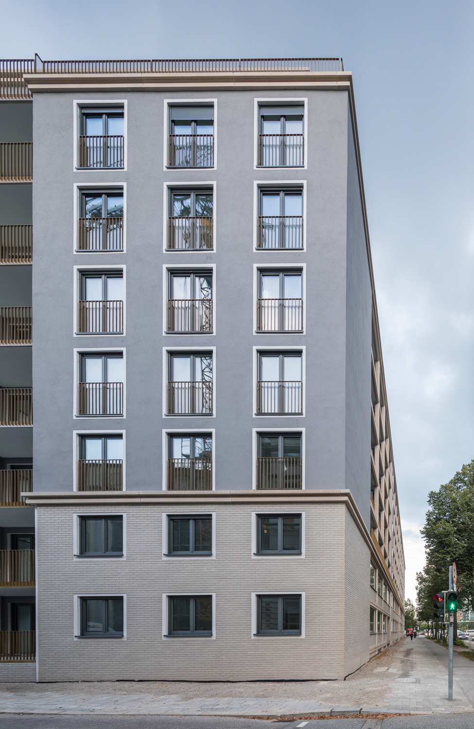 Wohnhaus in München von Hild und K / Klassisch an der Autobahn ...